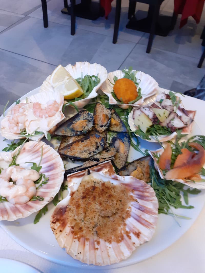 Rosso Magenta a Magenta - Menu, prezzi, immagini, recensioni e ...