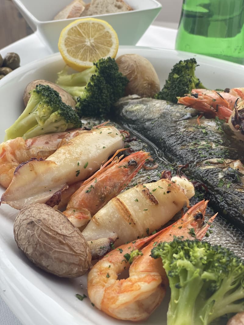 Monte Mar - Cascais em Guincho - Preços, menu, morada, reserva e ...