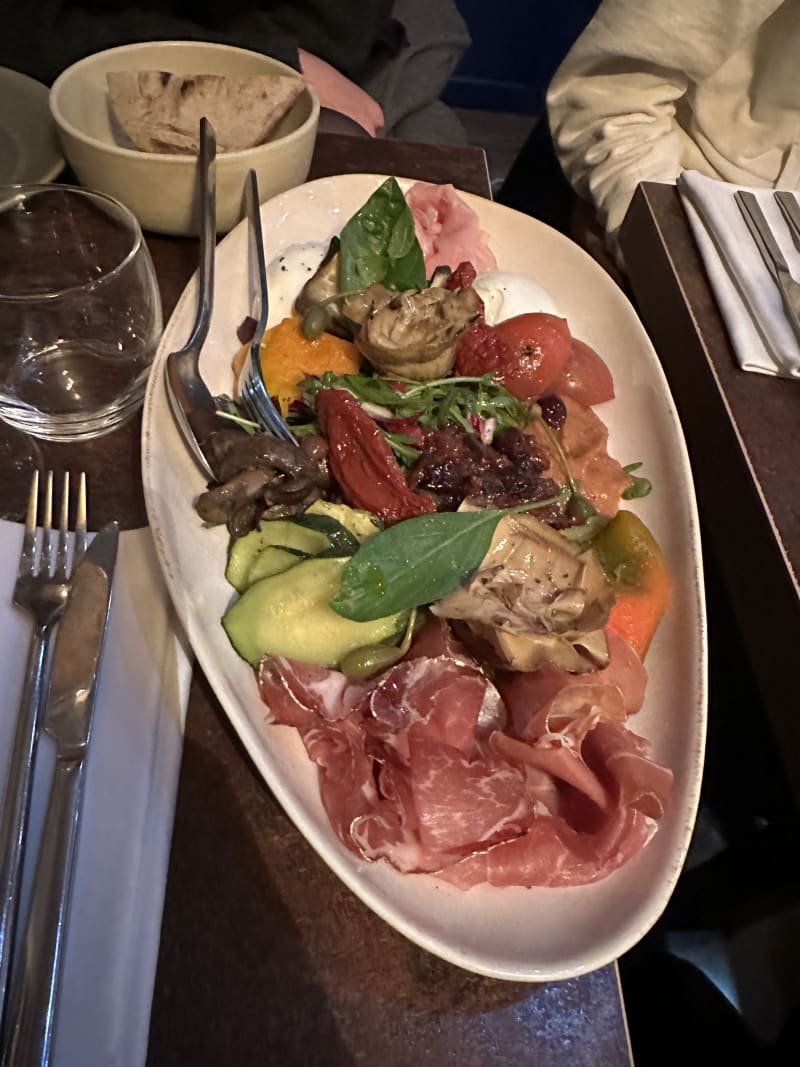 Restaurant Chez Pippo à Paris - Menu, avis, prix et réservation | TheFork
