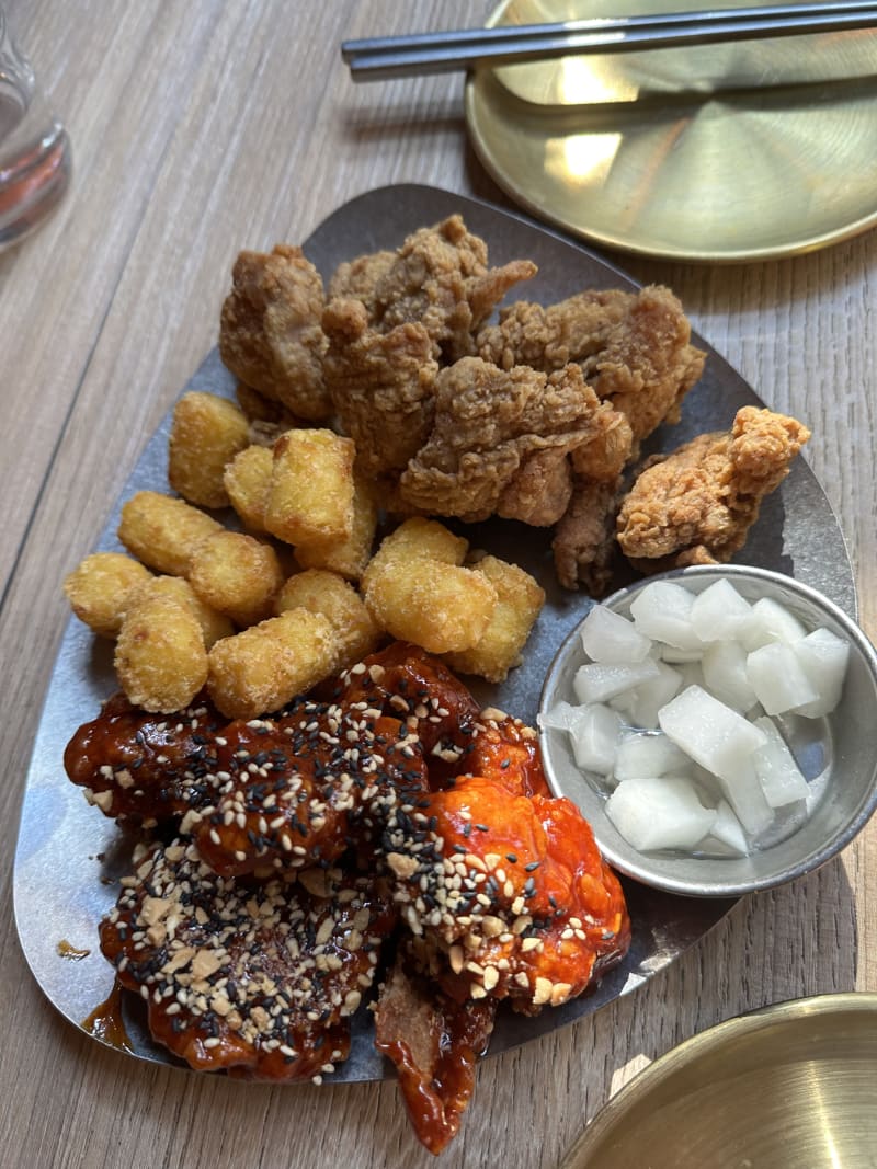 Monster Chicken Birger Jarlsgatan i Stockholm - Restaurangens meny ...