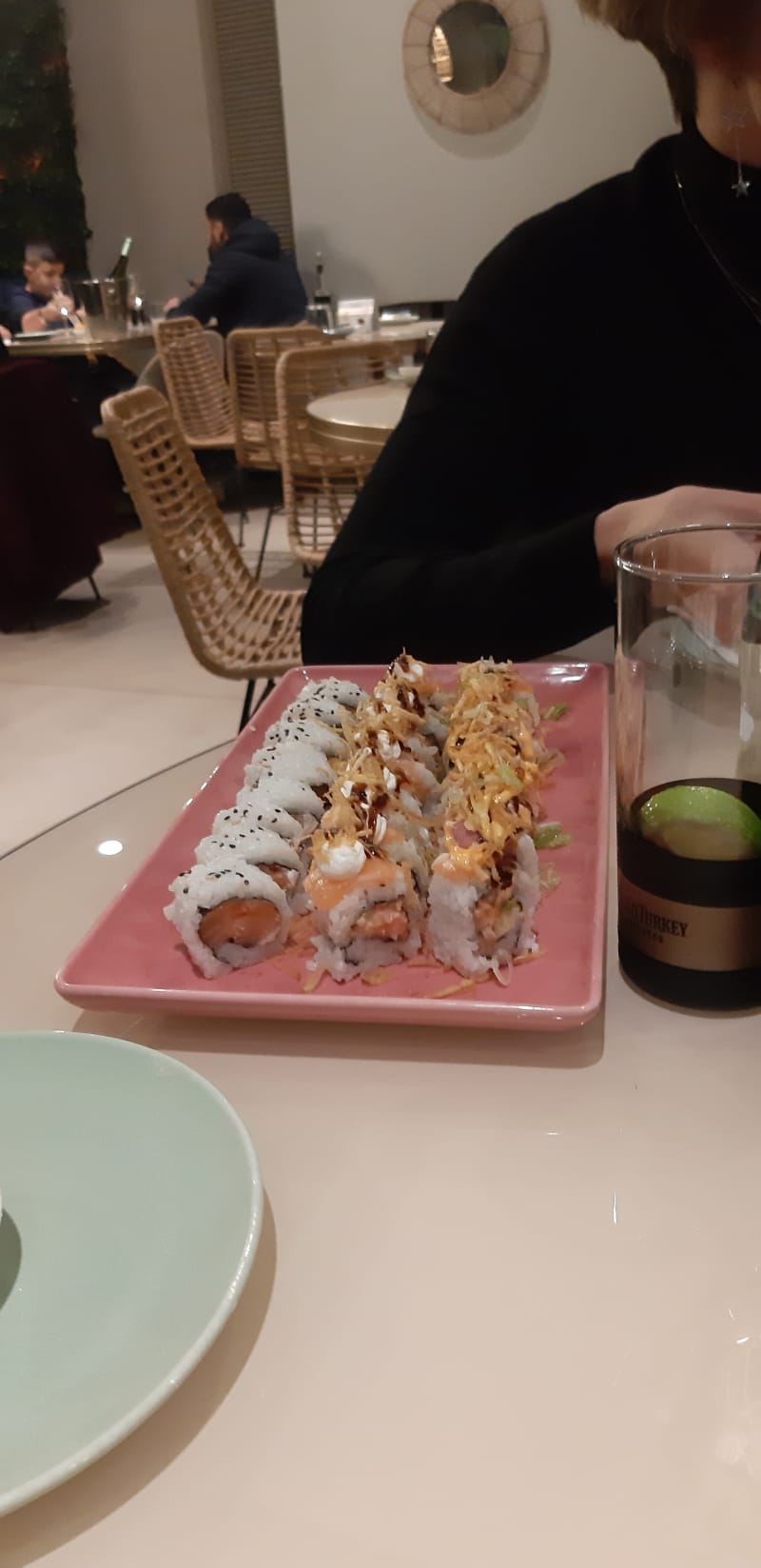 Nima Sushi & Uramakeria Giussano a Giussano - Menu, prezzi, immagini ...