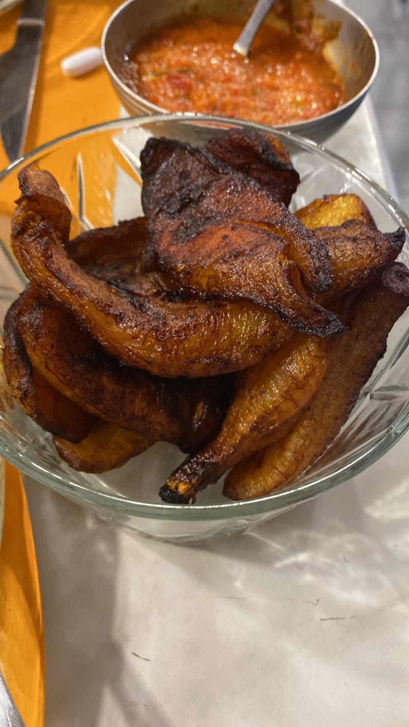 Restaurant La Main d'or Maman Loboko à Paris - Menu, avis, prix et ...