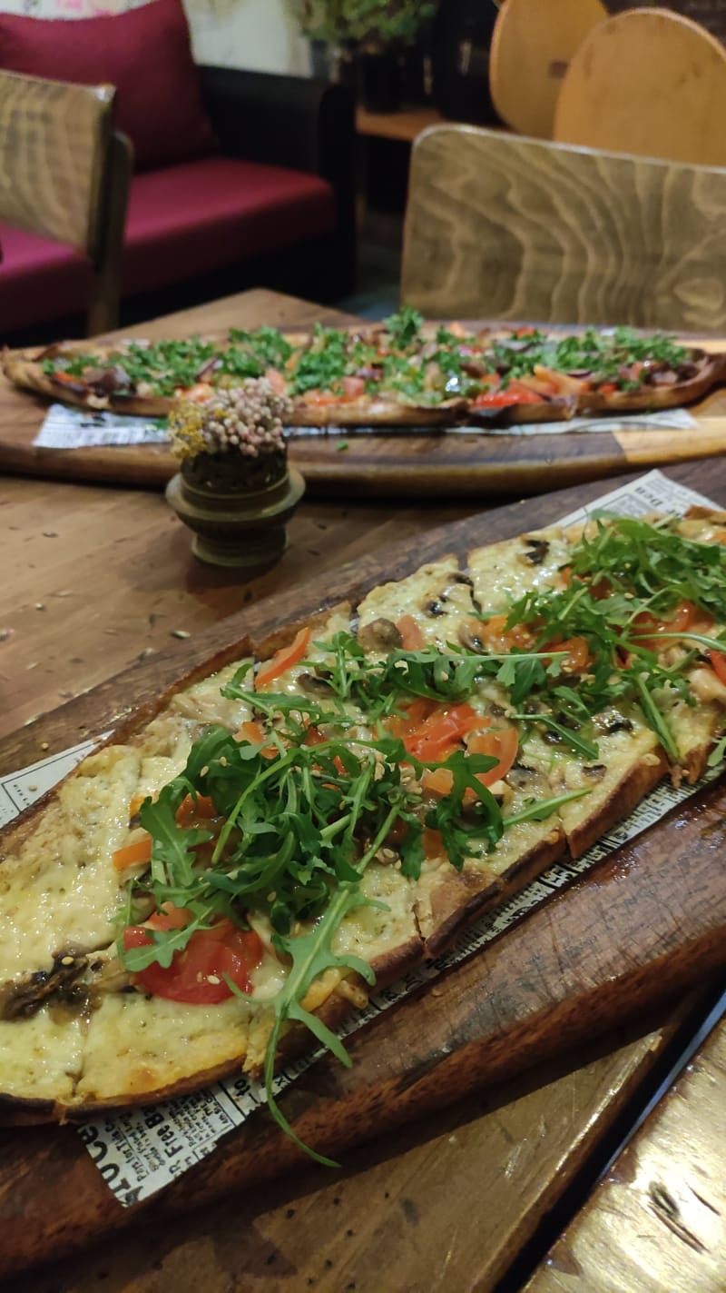 Restaurant Black Pide à Paris - Menu, avis, prix et réservation | TheFork