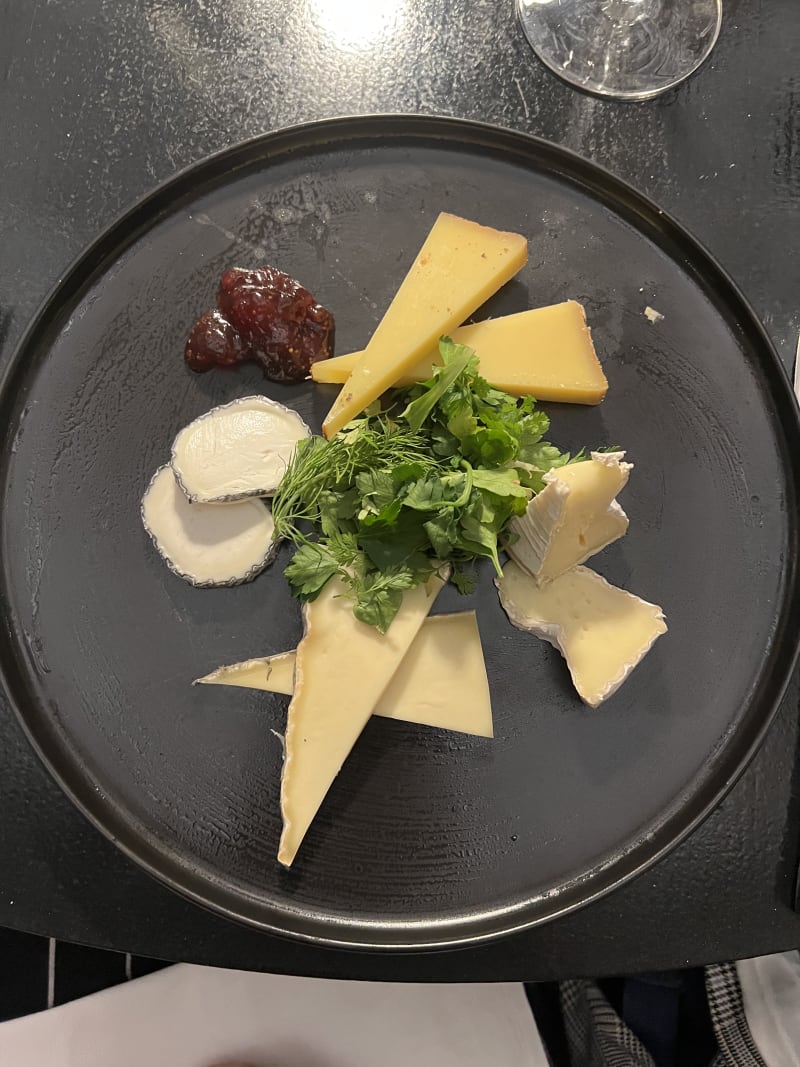 Restaurant Le V - Hôtel Vernet à Paris - Menu, avis, prix et ...