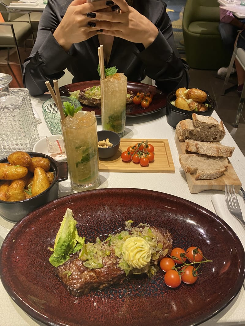 Frame - Restaurant & Bar in Paris - Restaurant Reviews, Menu and Prices ...