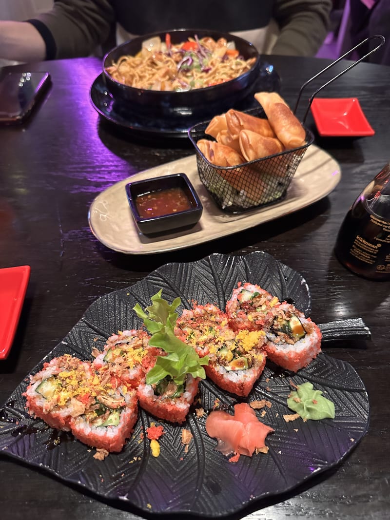 Robo-Bar Asian Grill & Sushi in Amsterdam - Menu, openingstijden ...