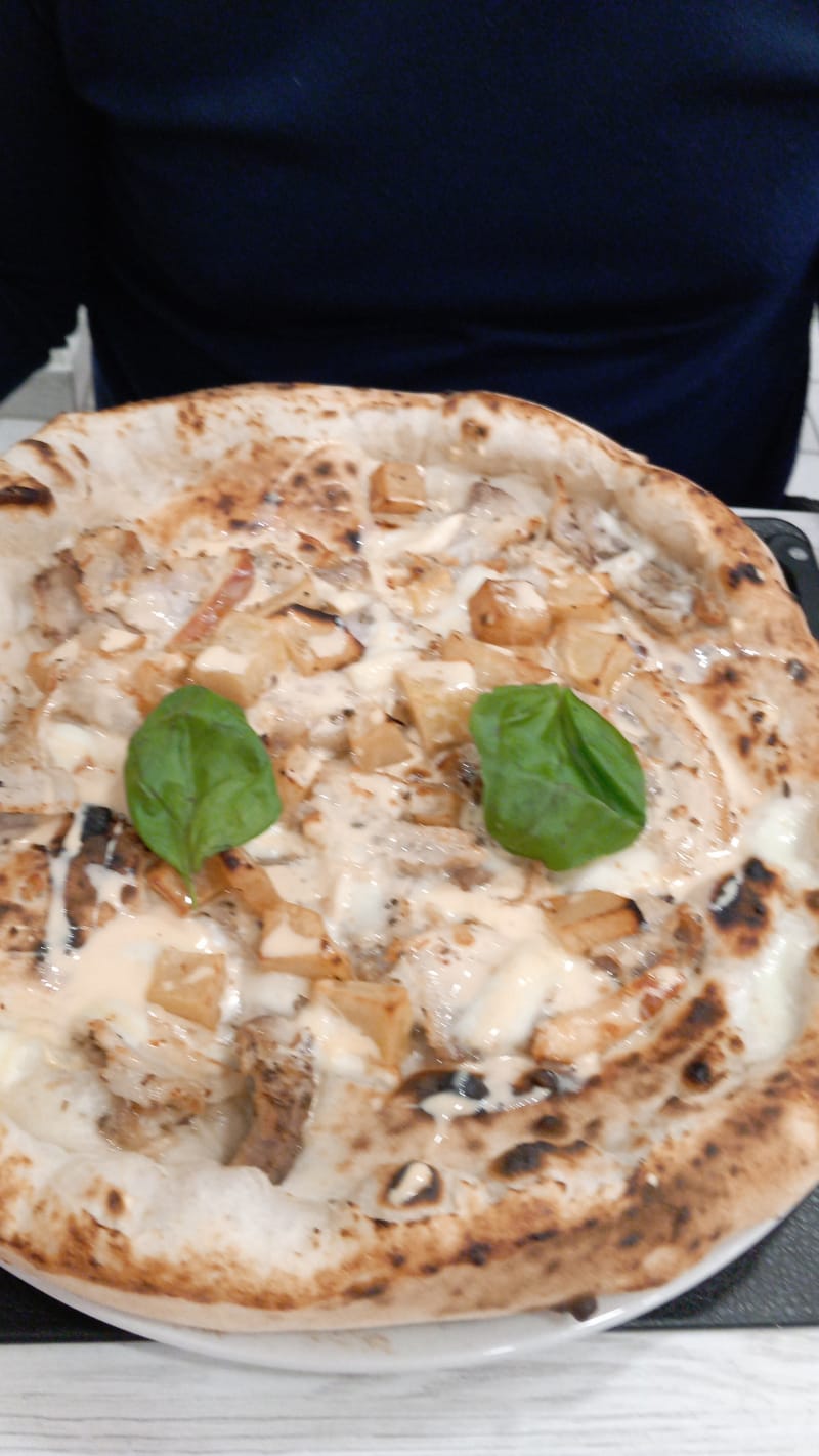 Pizzeria Pepe Rosa in Casavatore - Restaurant Reviews, Menu and Prices ...