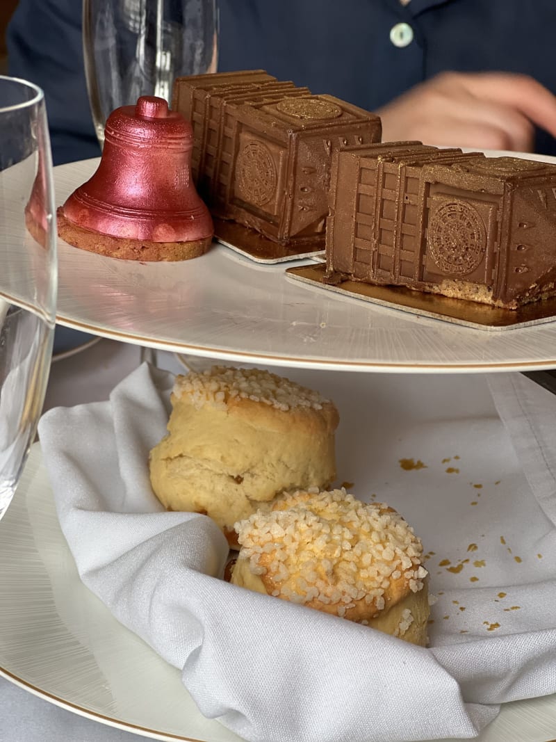 The Library at County Hall in London - Restaurant Reviews, Menus, and ...
