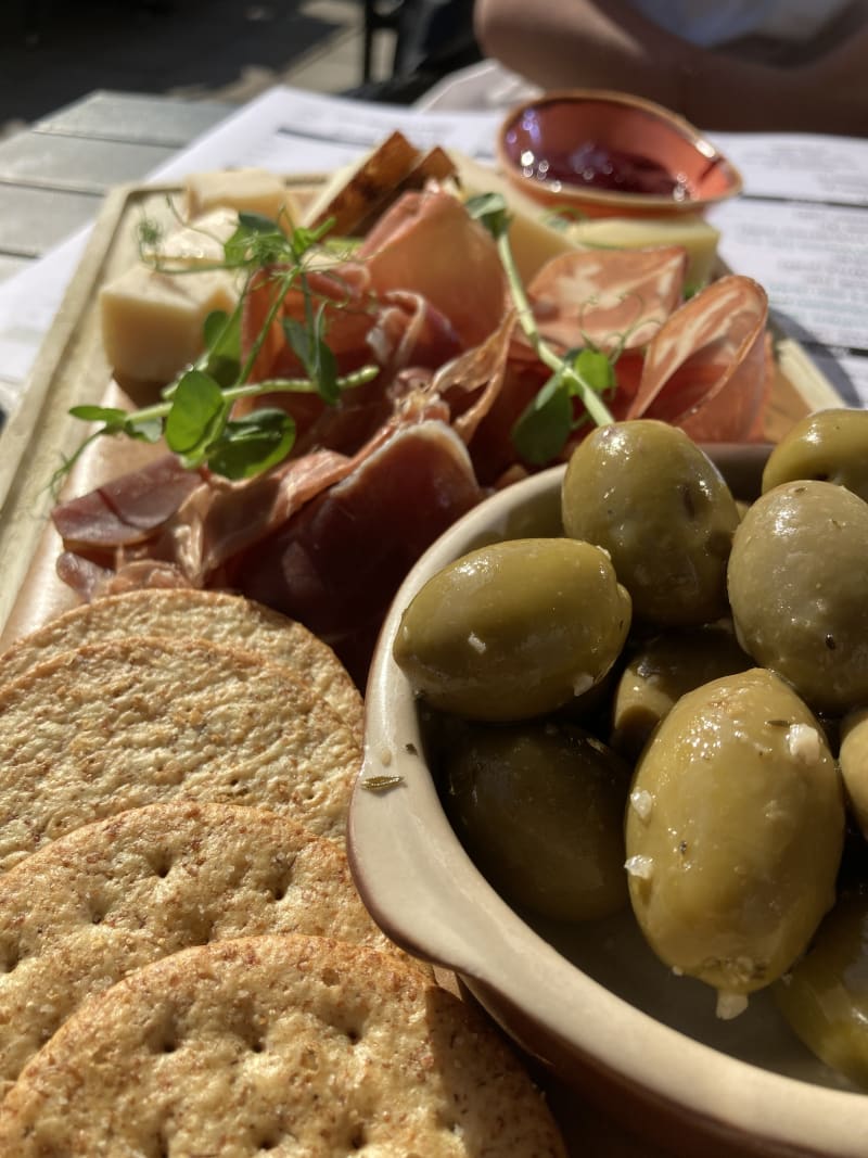 Kök & Bar 93 - Trollhättan in Trollhättan - Menu, openingstijden ...