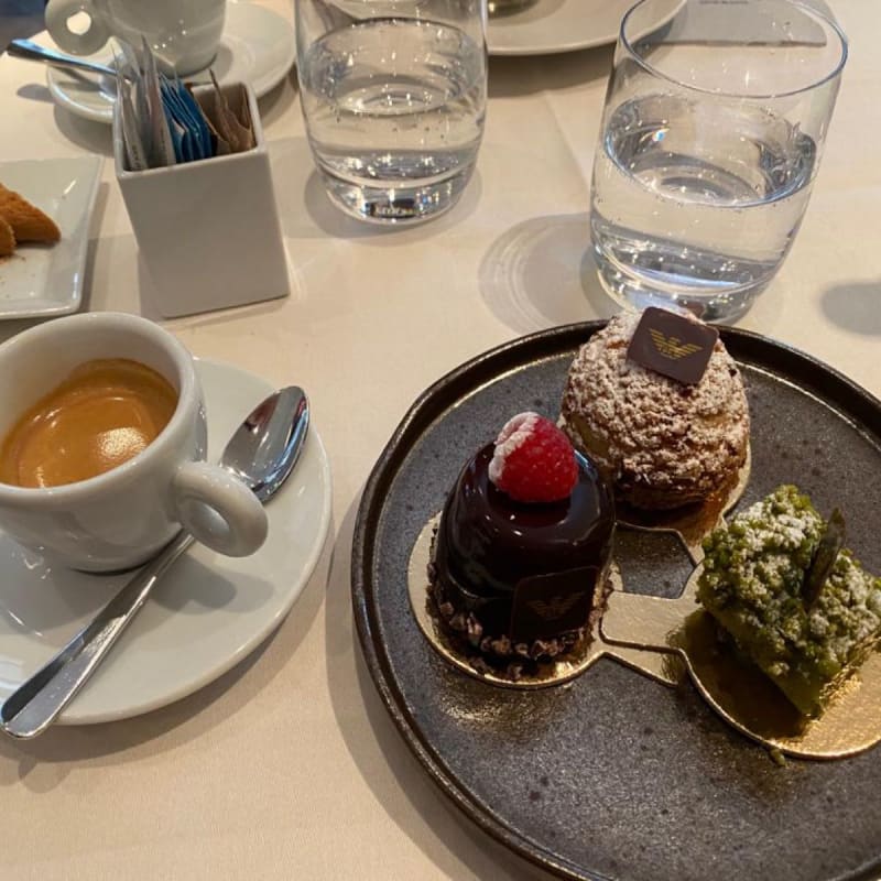 Restaurant Emporio Armani Caffè à Paris - Menu, avis, prix et ...