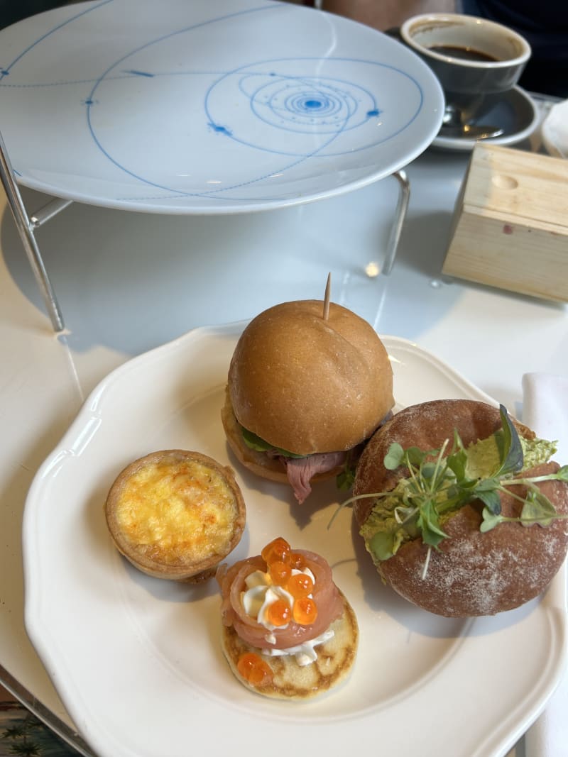 Science Afternoon Tea at The Drawing Rooms in London - Restaurant ...