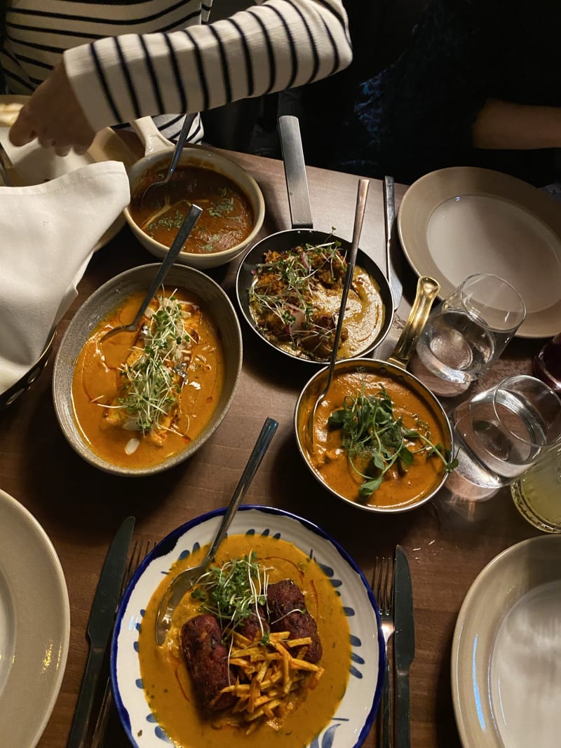 Colonel Saab Trafalgar Square à Londres - Menu, avis, prix et ...