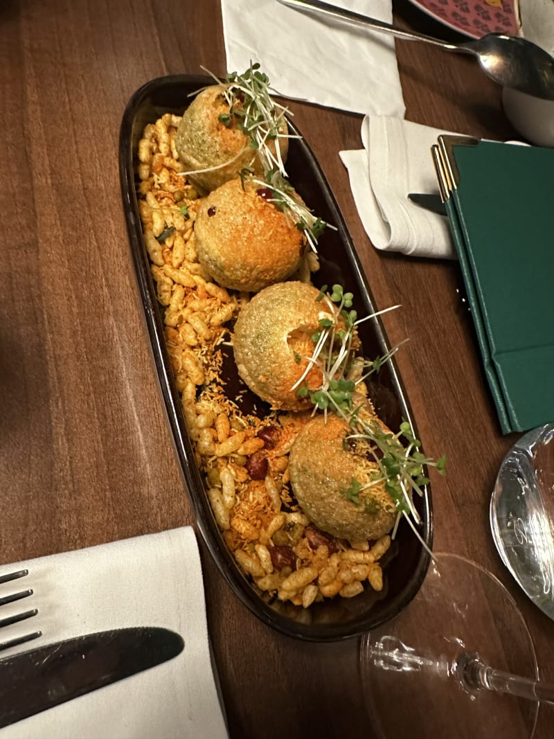 Colonel Saab Trafalgar Square in London - Restaurant Reviews, Menus ...