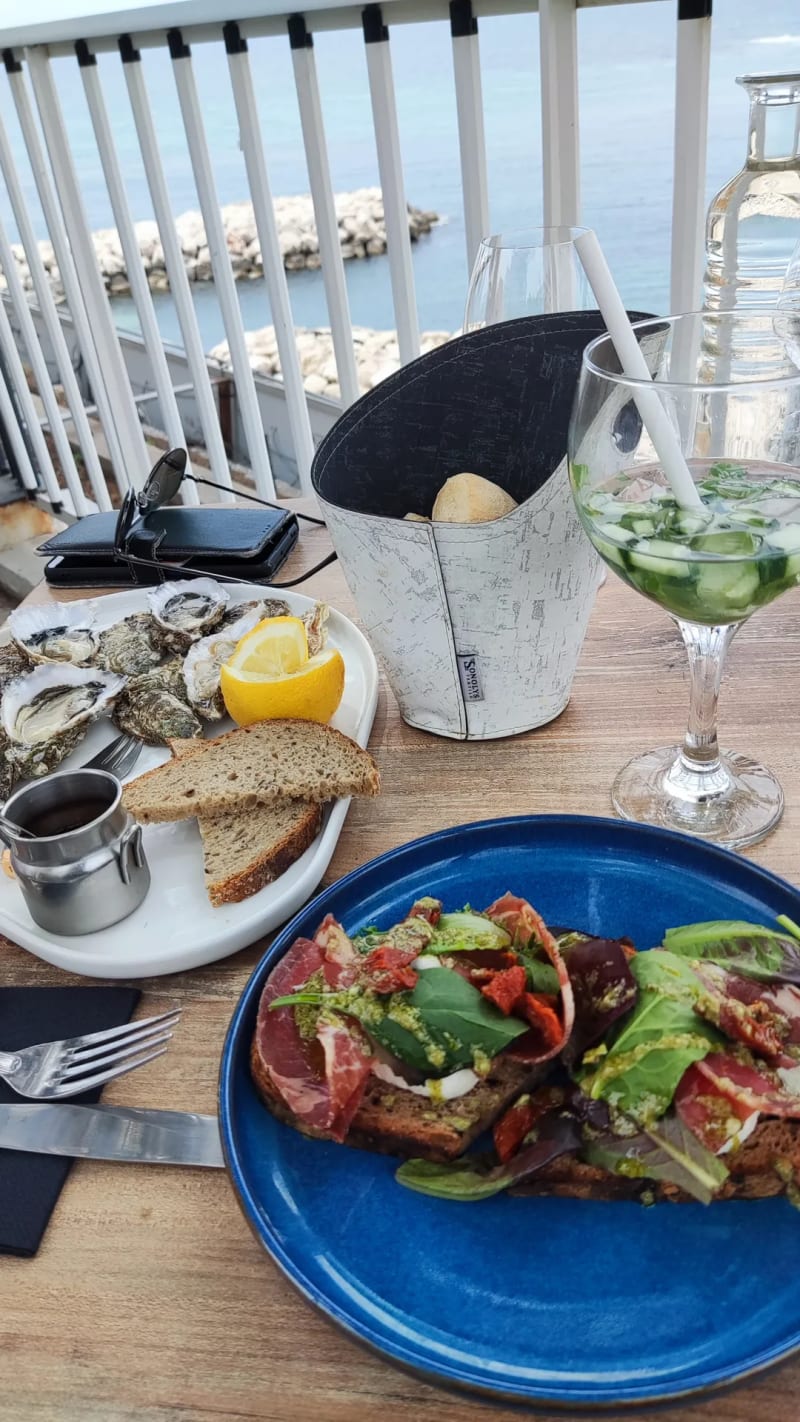 La Villa Madrigal in Carry-le-Rouet - Restaurant Reviews, Menu and ...