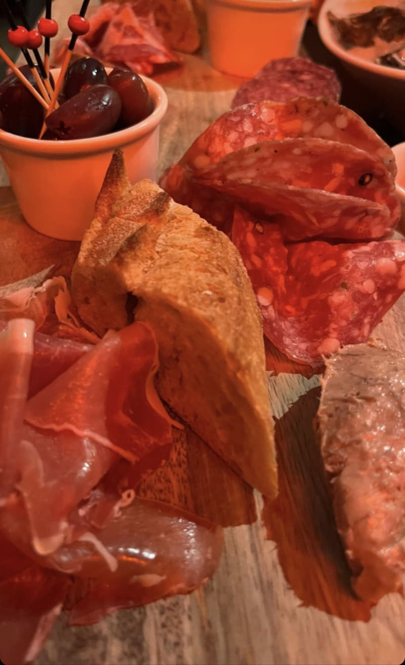 Bar Bistro Felien in Haarlem - Menu, openingstijden, prijzen, adres van ...