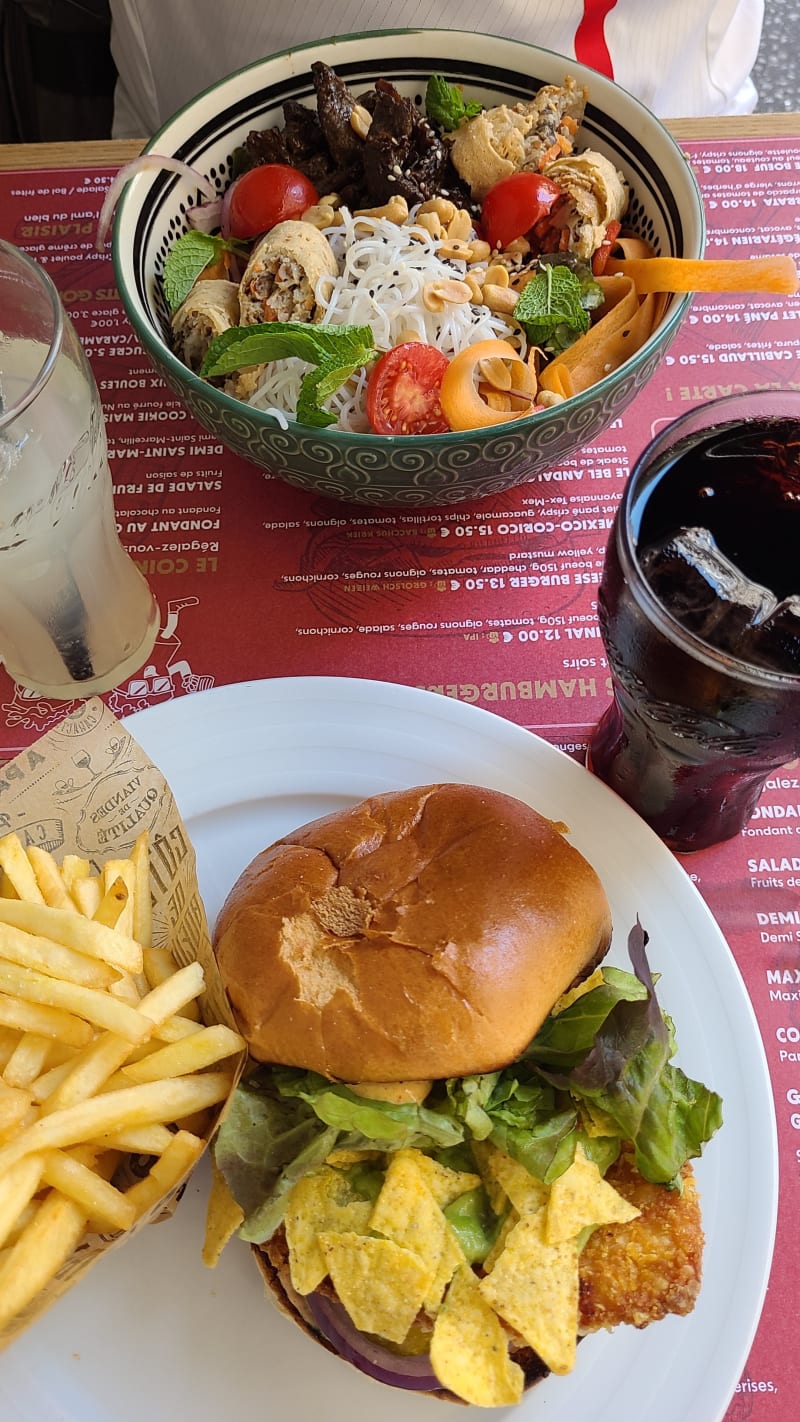 MOS PUB Bellecour - Brasserie & Bar in Lyon - Restaurant Reviews, Menu ...