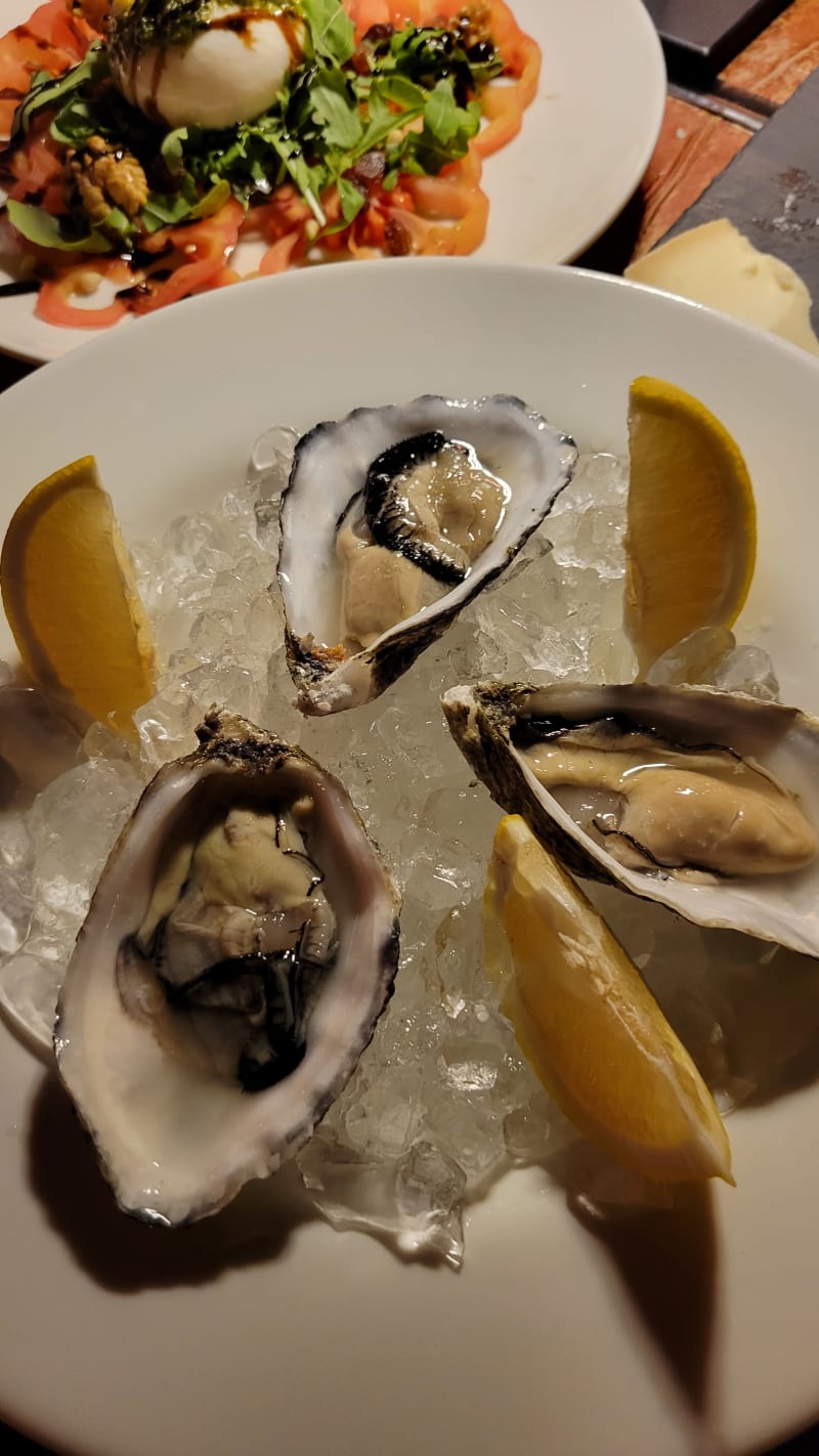 The Wolves Cave in Barcelona - Restaurant Reviews, Menus, and Prices ...