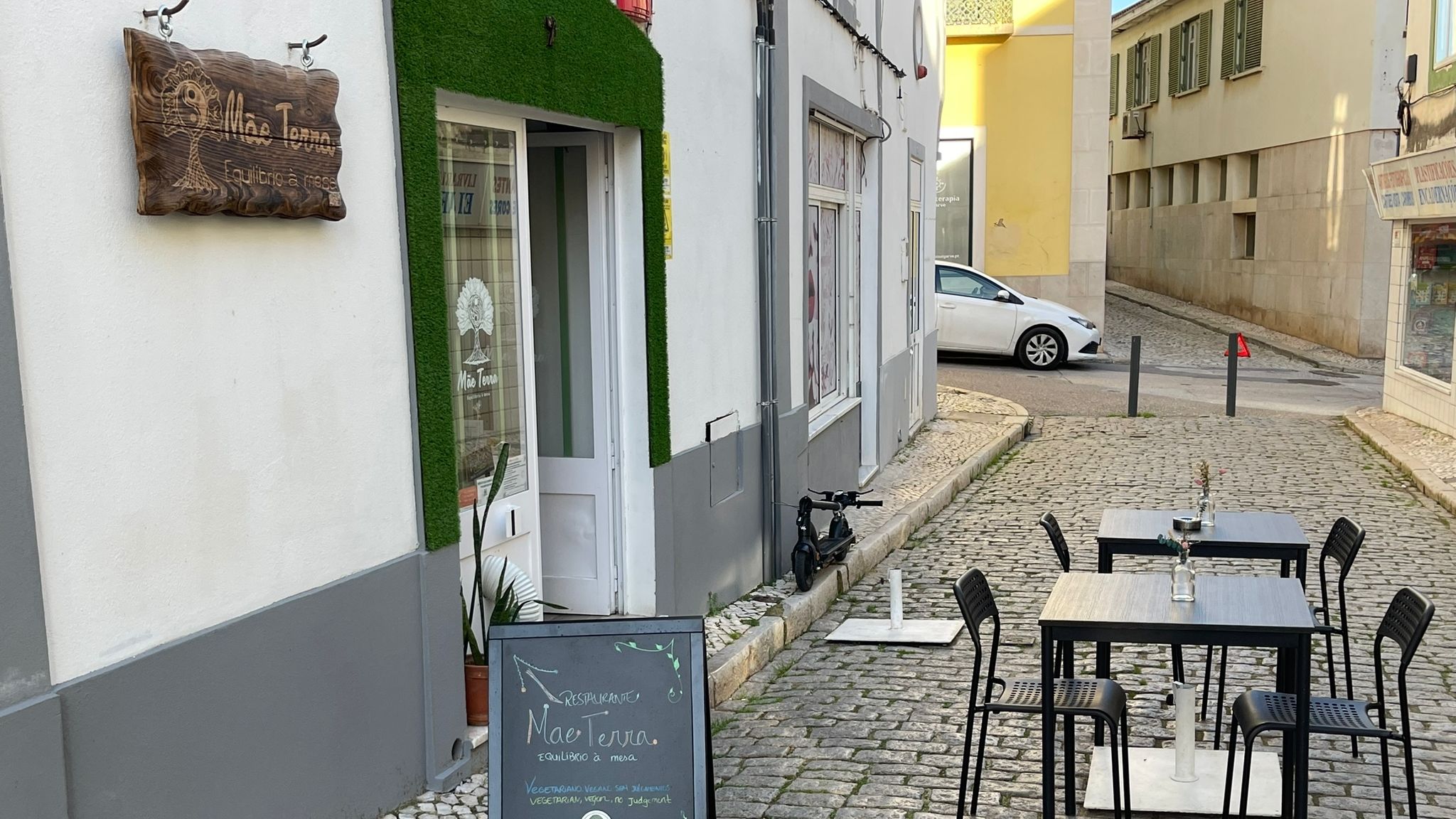 The 5 Best On the beach Restaurants in Portimão | TheFork