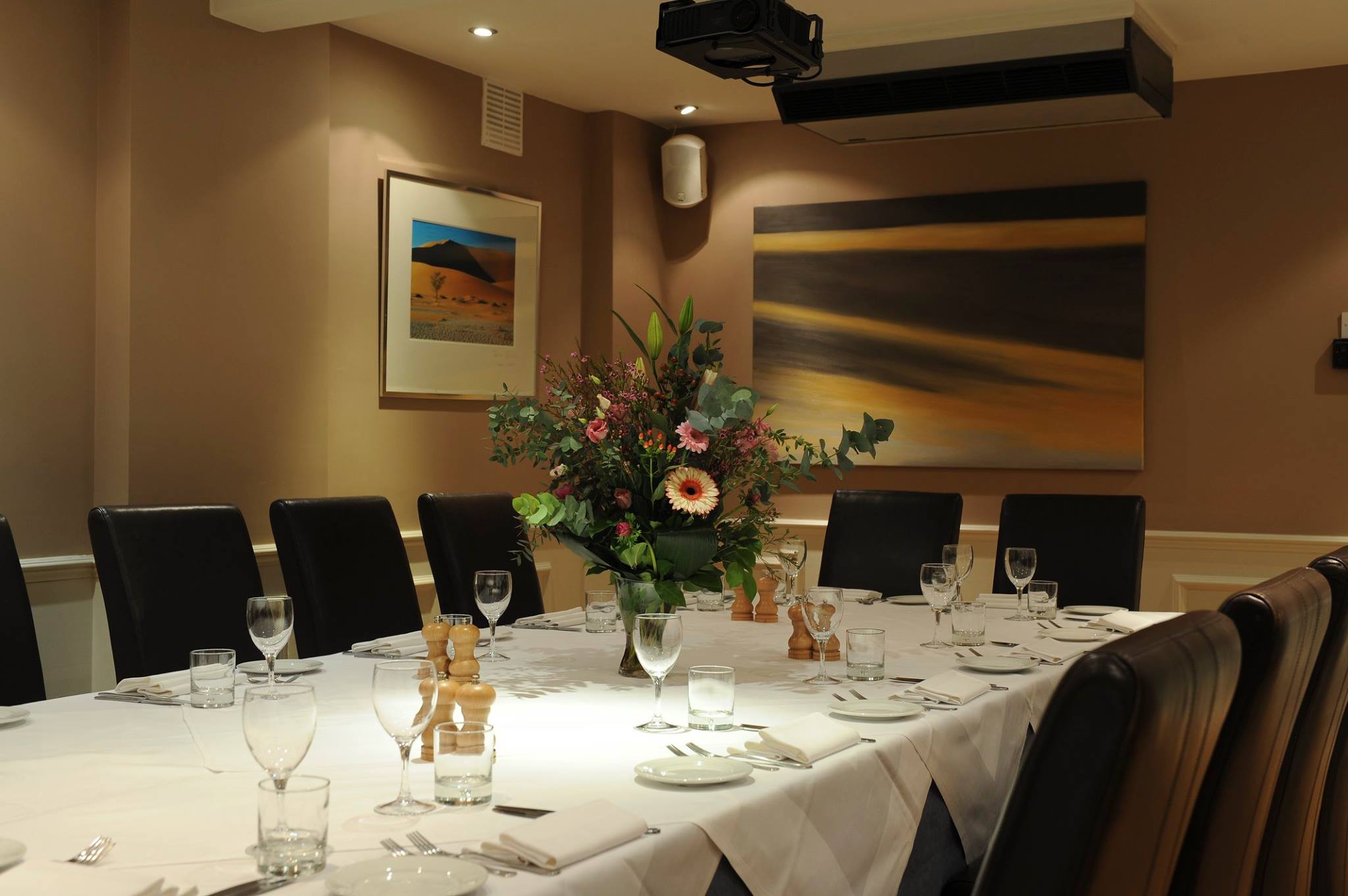 Taberna Etrusca in London, Bank & St Paul's, Cannon Street, Mansion ...