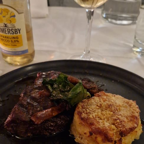 Il Conte i Stockholm - Restaurangens meny, öppettider, bokning ...