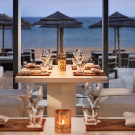 Purobeach Beachfront Vilamoura à Quarteira - Menu, avis, prix et ...