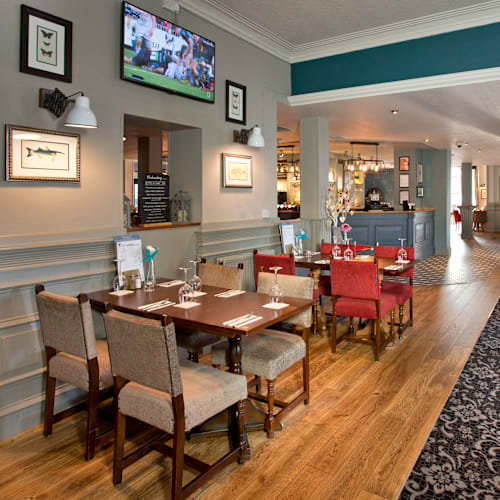 Grapes Hotel Formby in Formby - Menu, openingstijden, prijzen, adres ...