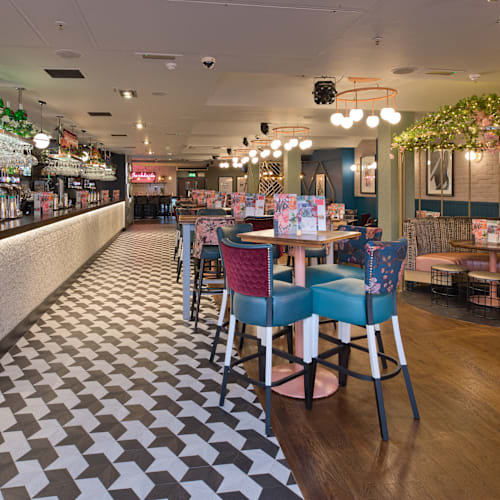 Slug and Lettuce Reading Riverside in The Oracle Centre, Reading ...