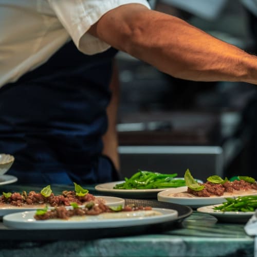 Tuya Milano a Milano - Menu, prezzi, immagini, recensioni e indirizzo ...