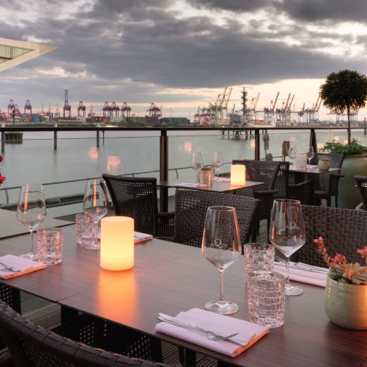 Menus 2024 - am kai | restaurant. seafood. drinks. elbblick in Hamburg ...