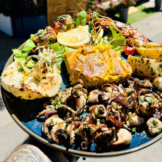 Menus 2025 - Le Passe Port in Port-Saint-Louis-du-Rhône | TheFork