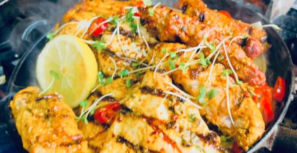 Restaurant The Landsdowne by Mother India, Kelvinbridge. Chef Amit ...