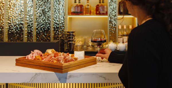 TRIBE Table Lyon Croix Rousse à Caluire-et-Cuire - Menu, avis, prix et ...