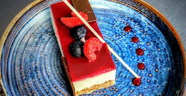 The Gallery Restaurant at Hilton London Heathrow Airport T5 in Slough ...