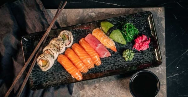 Pong Buffe i Stockholm - Restaurangens meny, öppettider, bokning ...