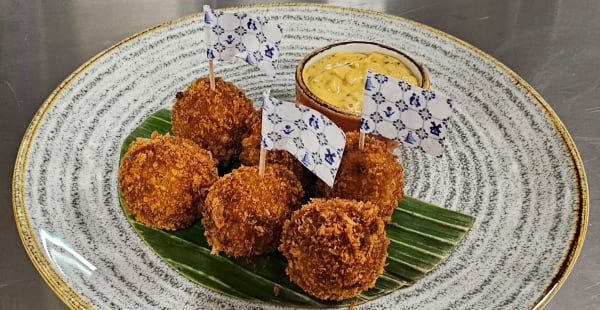 Commune Restaurant Schiphol in Schiphol - Restaurant Reviews, Menu and ...