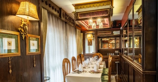 Colonel Saab Trafalgar Square in London - Restaurant Reviews, Menus ...