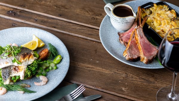 The Inn at Scarcroft in Leeds - Menu, openingstijden, prijzen, adres ...