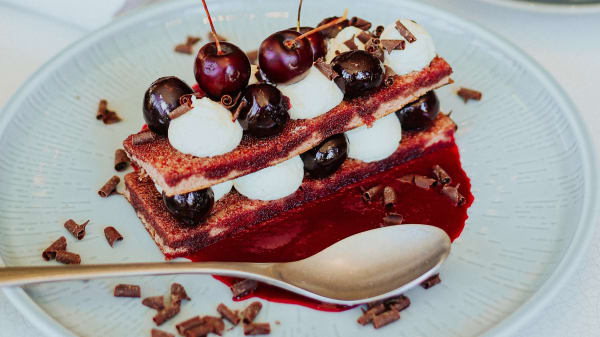 Frame - Restaurant & Bar in Paris - Restaurant Reviews, Menu and Prices ...