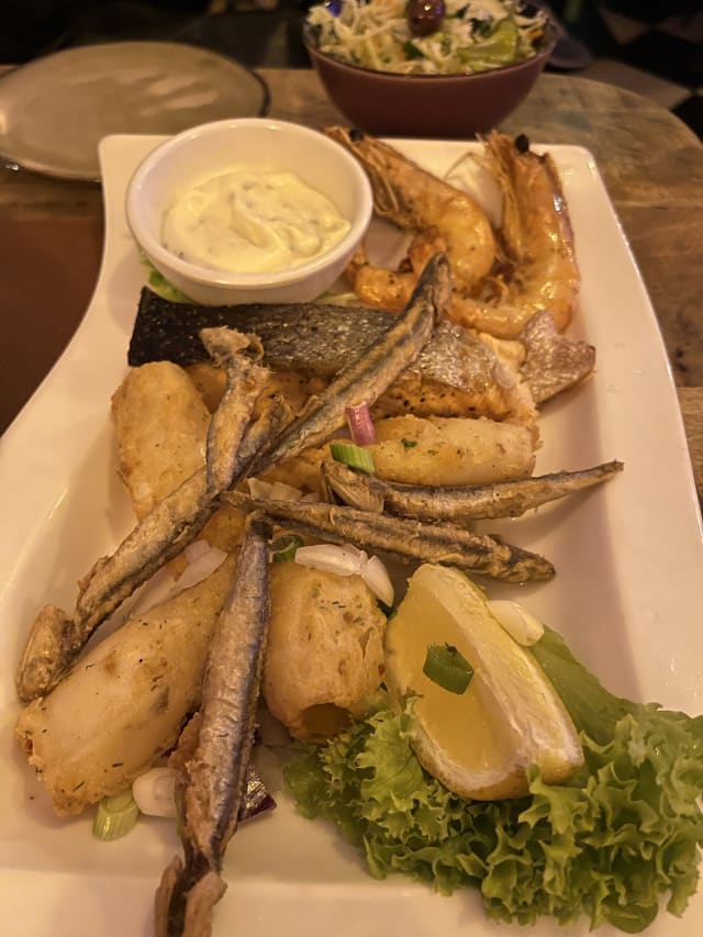 Grieks Eethuis Taverna in Utrecht - Menu, openingstijden, prijzen ...