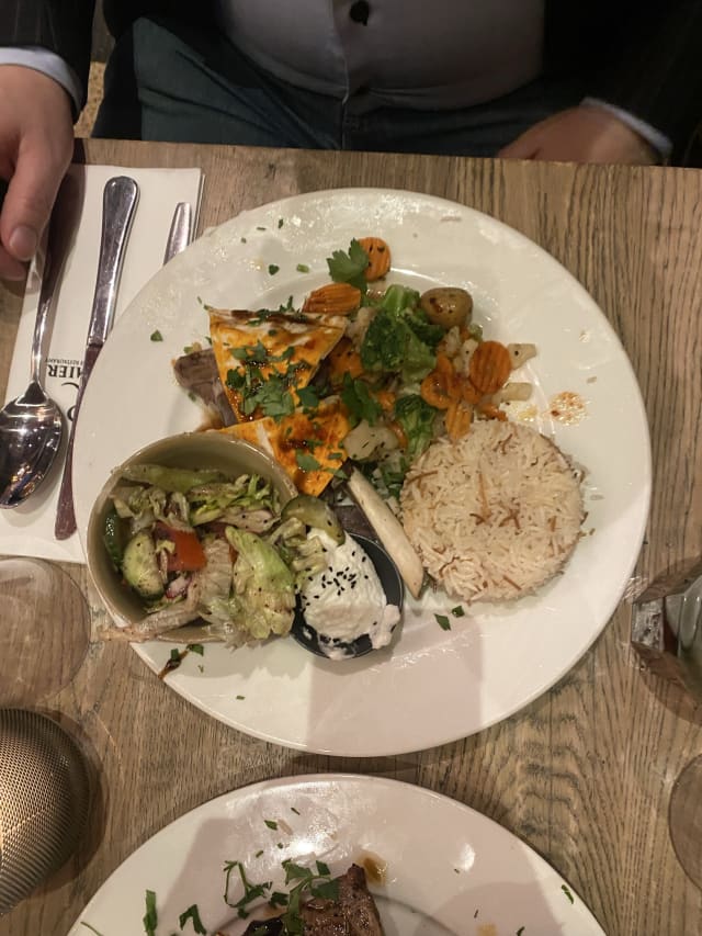 Amier in Den Haag - Menu, openingstijden, prijzen, adres van restaurant ...