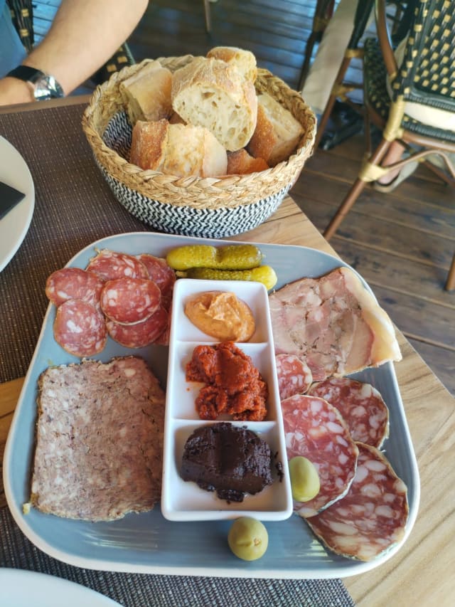 Restaurant Le Petit Jardin à Saint-Guilhem-le-Désert - Menu, avis, prix ...