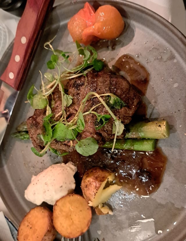 Il Conte i Stockholm - Restaurangens meny, öppettider, bokning ...