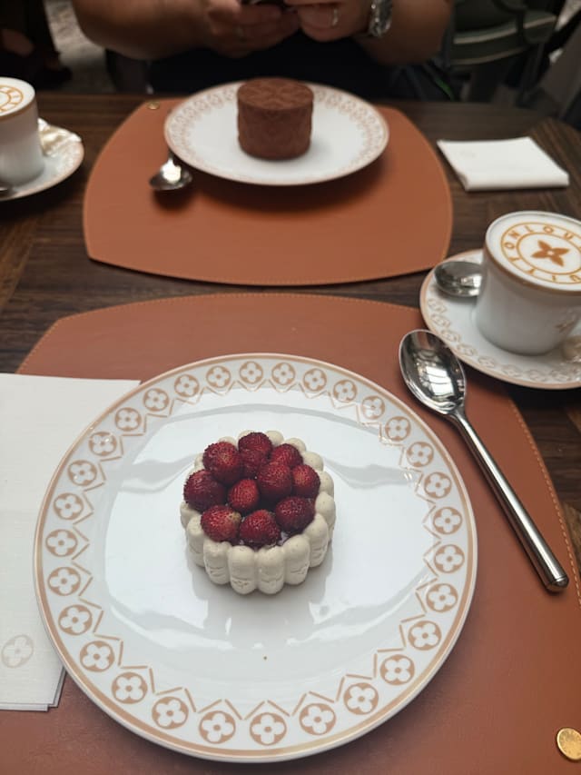 Menù completo e carta 2025 - Da Vittorio Cafè Louis Vuitton a Milano ...