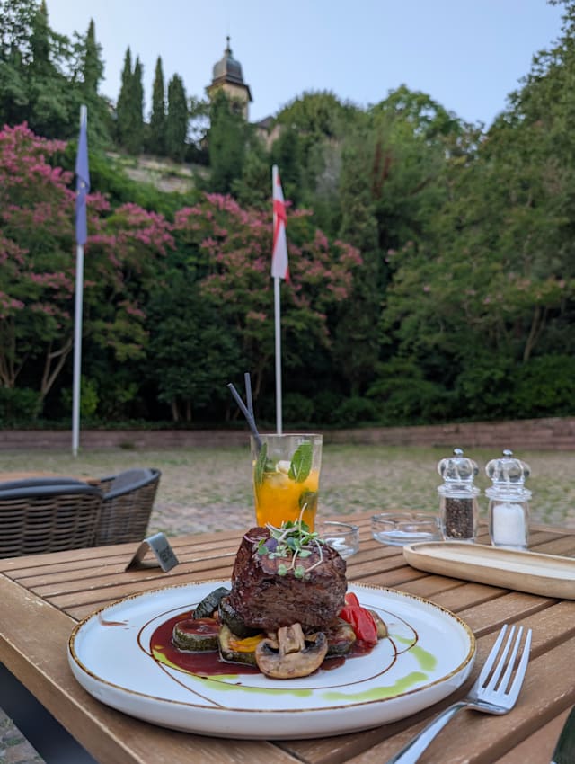 M10 Badisches Cafe & Restaurant Am Marktplatz in Baden-Baden ...