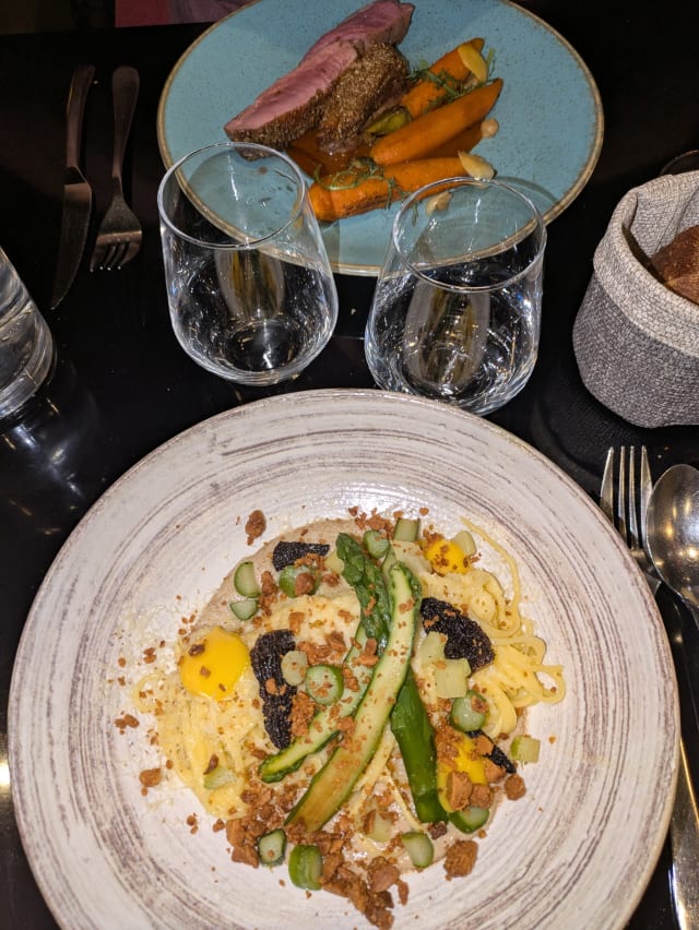 Restaurant L'Evadé à Paris - Menu, avis, prix et réservation | TheFork