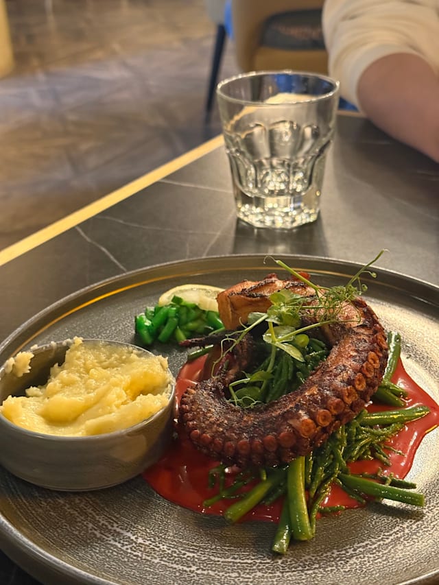 Bless Restaurant Hamburg in Hamburg - Bewertungen, Speisekarte und ...