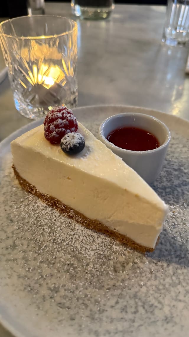 Esperia i Stockholm - Restaurangens meny, öppettider, bokning ...