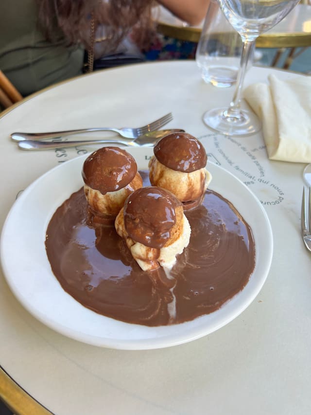 Les Deux Magots in Paris-6E-Arrondissement - Restaurant Reviews, Menu ...