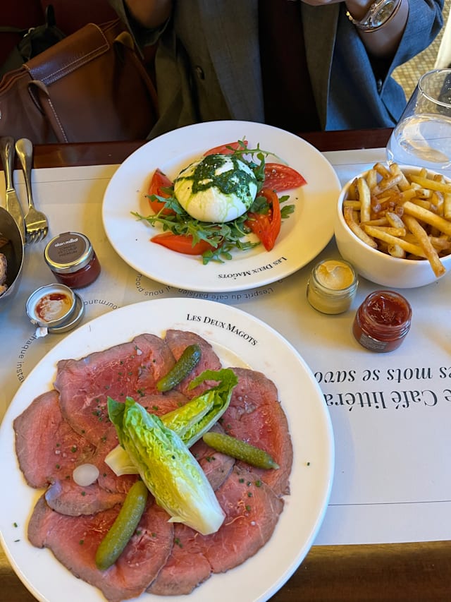 Les Deux Magots in Paris-6E-Arrondissement - Restaurant Reviews, Menu ...