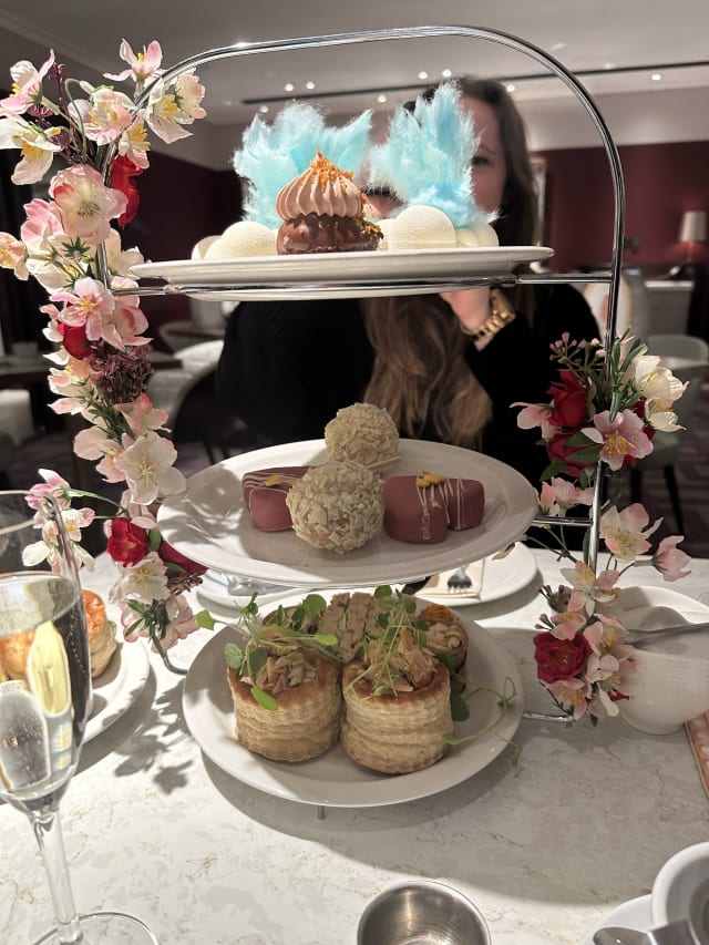Menus 2025 - MAMMA MIA! Afternoon Tea at Strand Palace in London | TheFork